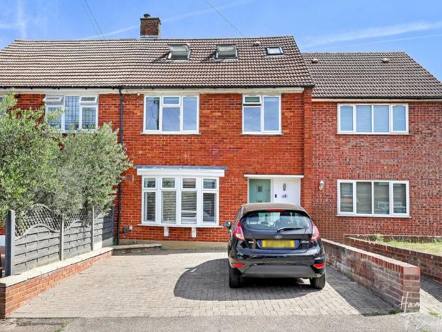 3 bedroom terraced house for sale