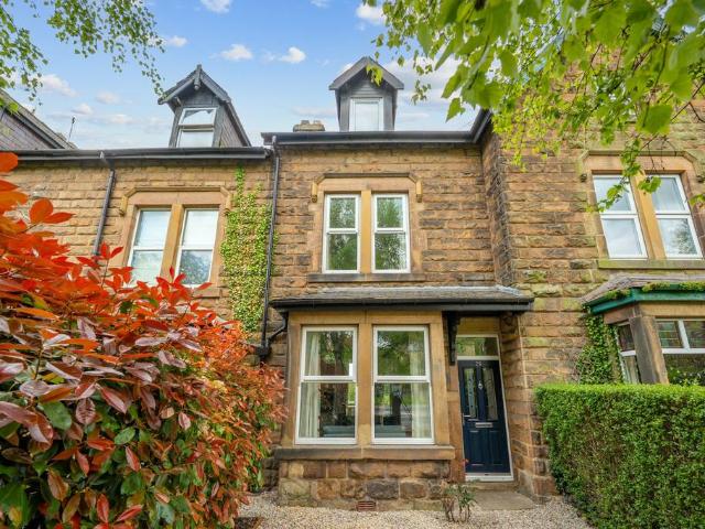 3 bedroom terraced house for sale