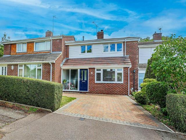 3 bedroom terraced house for sale
