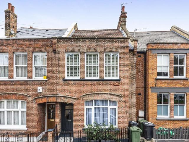 3 bedroom terraced house for sale