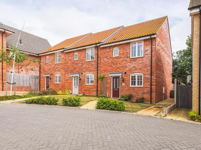 3 bedroom terraced house for sale