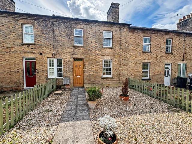 3 bedroom terraced house for sale