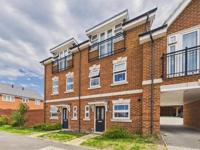 3 bedroom terraced house for sale