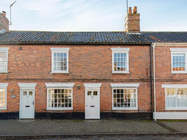 3 bedroom terraced house for sale