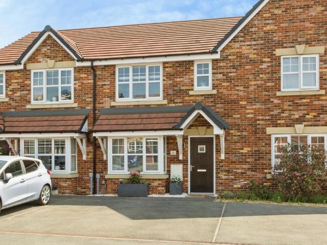 3 bedroom terraced house for sale