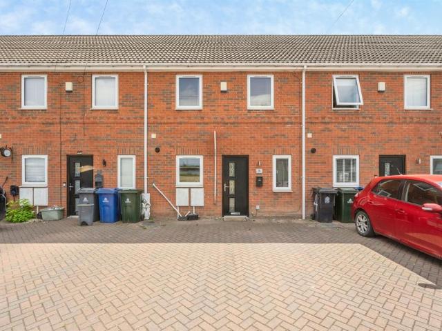 3 bedroom terraced house for sale