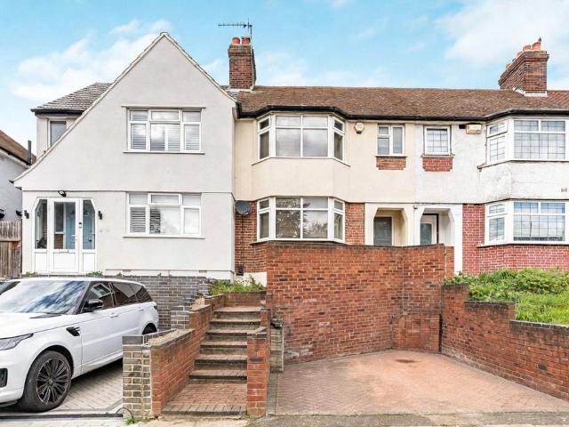 3 bedroom terraced house for sale