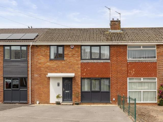 3 bedroom terraced house for sale