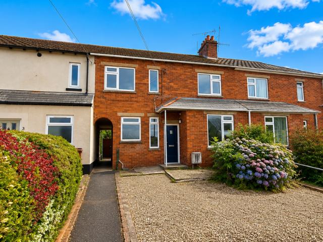 3 bedroom terraced house for sale