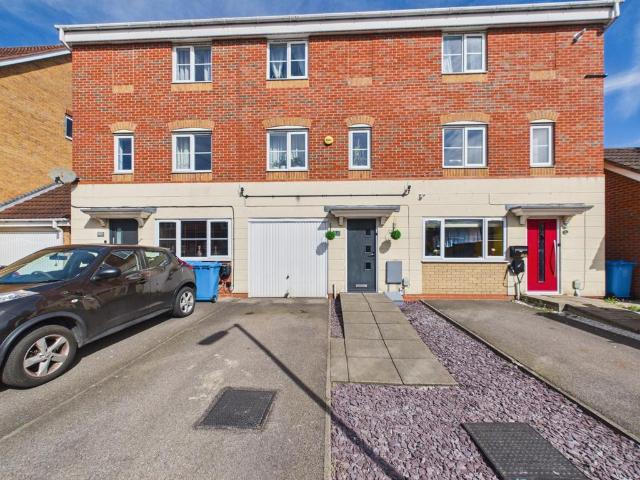 3 bedroom terraced house for sale