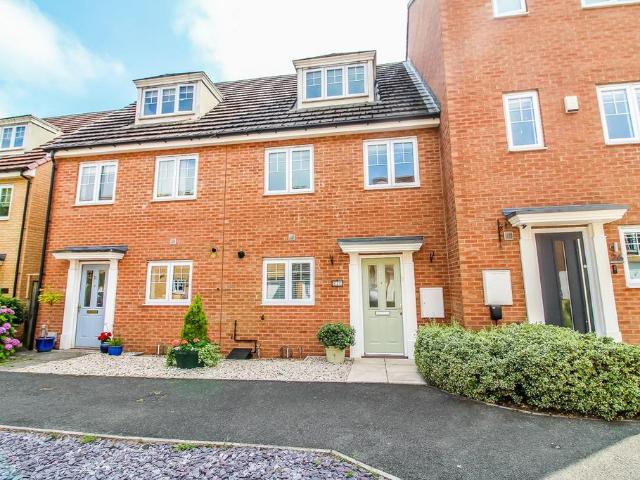 3 bedroom terraced house for sale