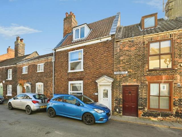 3 bedroom terraced house for sale