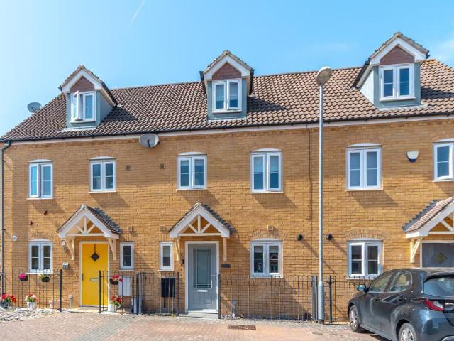 3 bedroom terraced house for sale