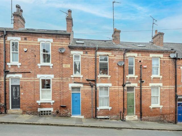 3 bedroom terraced house for sale