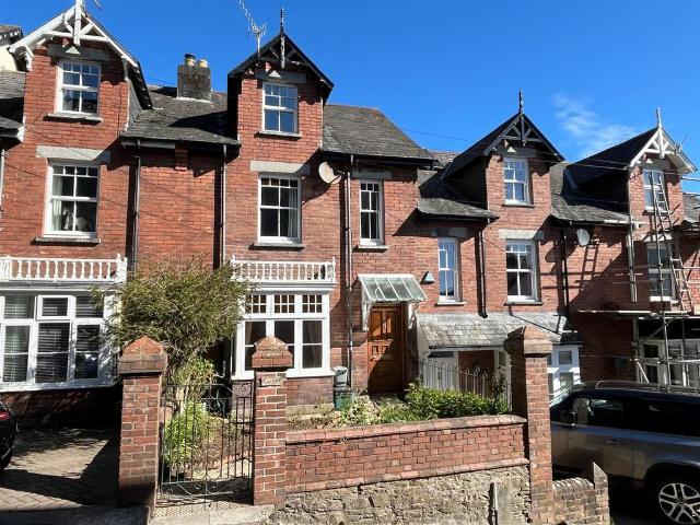3 bedroom terraced house for sale