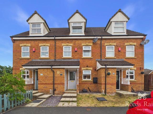 3 bedroom terraced house for sale
