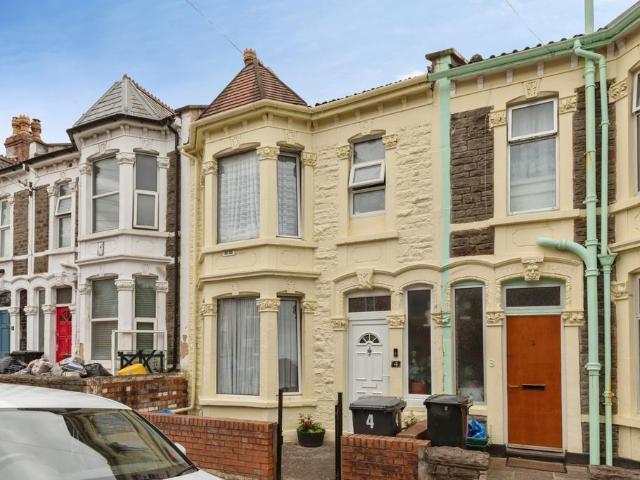 3 bedroom terraced house for sale