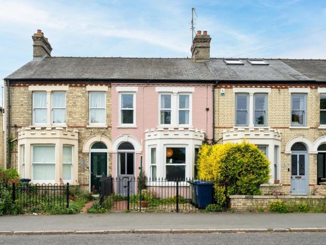 3 bedroom terraced house for sale