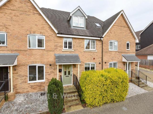 3 bedroom terraced house for sale