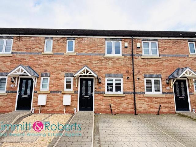3 bedroom terraced house for sale