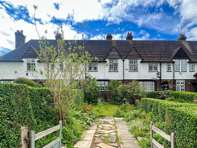 3 bedroom terraced house for sale
