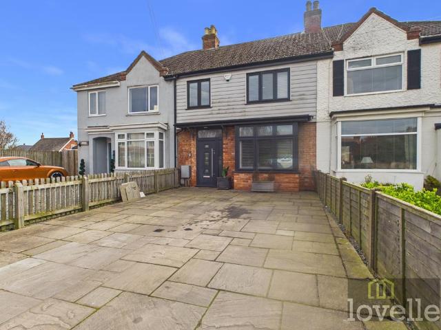 3 bedroom terraced house for sale