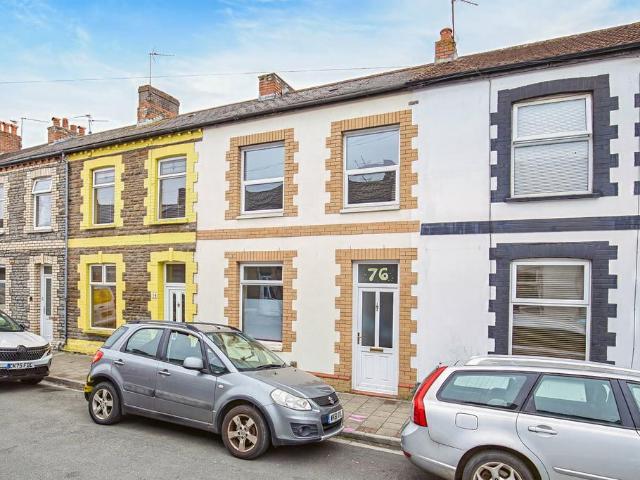 3 bedroom terraced house for sale