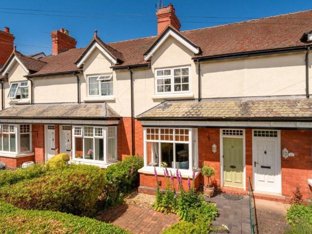 3 bedroom terraced house for sale