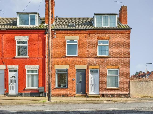 3 bedroom terraced house for sale