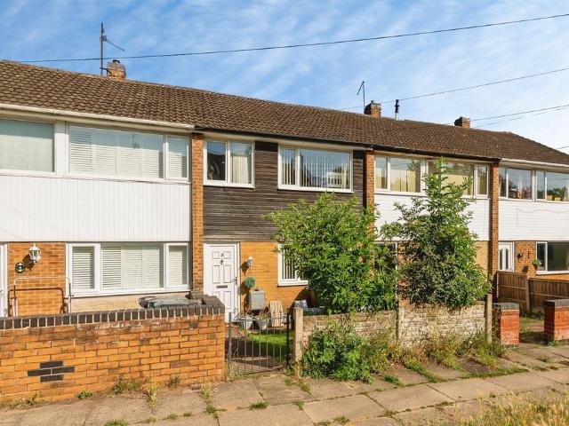 3 bedroom terraced house for sale