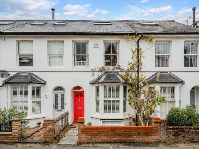 3 bedroom terraced house for sale