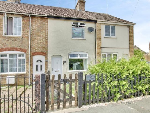 3 bedroom terraced house for sale