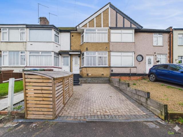 3 bedroom terraced house for sale