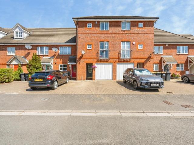 3 bedroom terraced house for sale