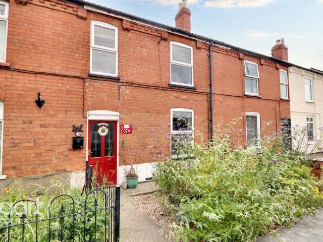 3 bedroom terraced house for sale