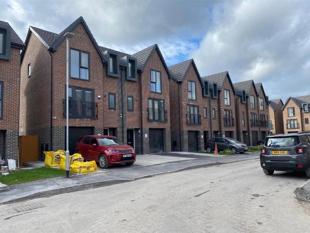 3 bedroom terraced house for sale
