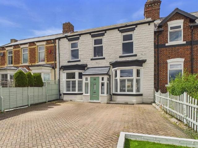 3 bedroom terraced house for sale
