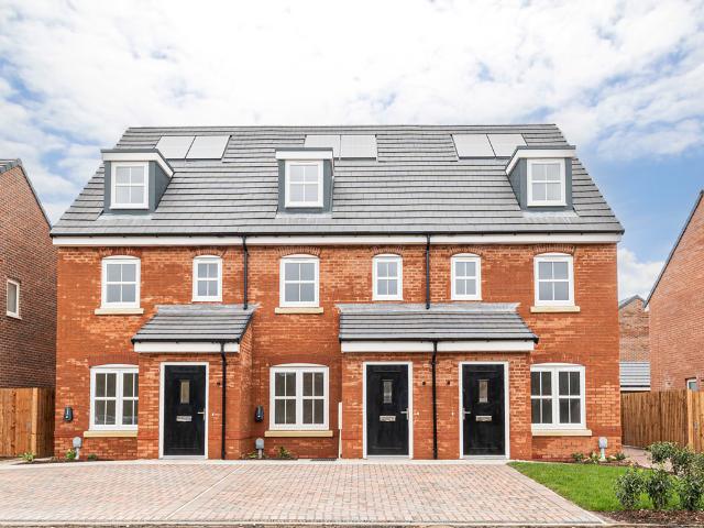 3 bedroom terraced house for sale