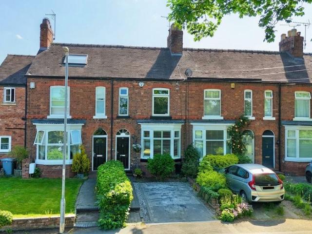 3 bedroom terraced house for sale
