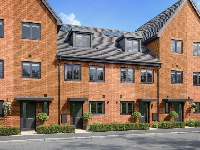 3 bedroom terraced house for sale