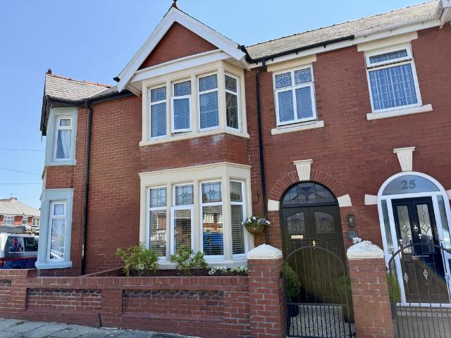 3 bedroom terraced house for sale