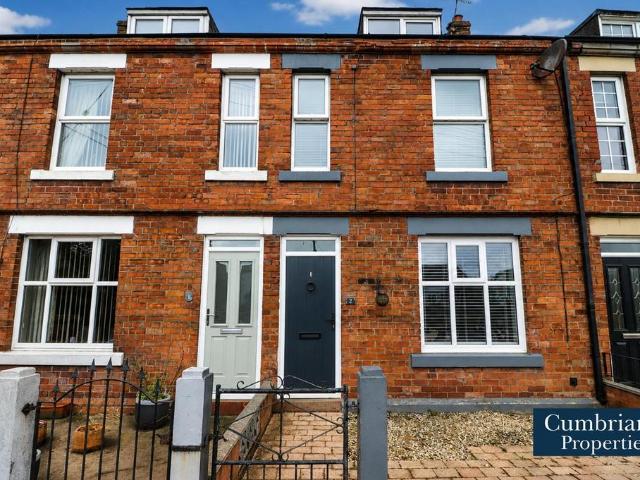 3 bedroom terraced house for sale