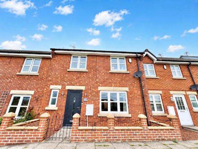 3 bedroom terraced house for sale