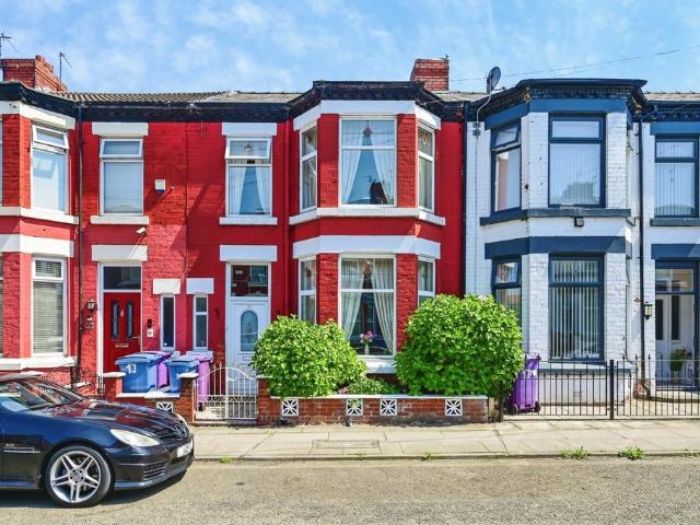 3 bedroom terraced house for sale