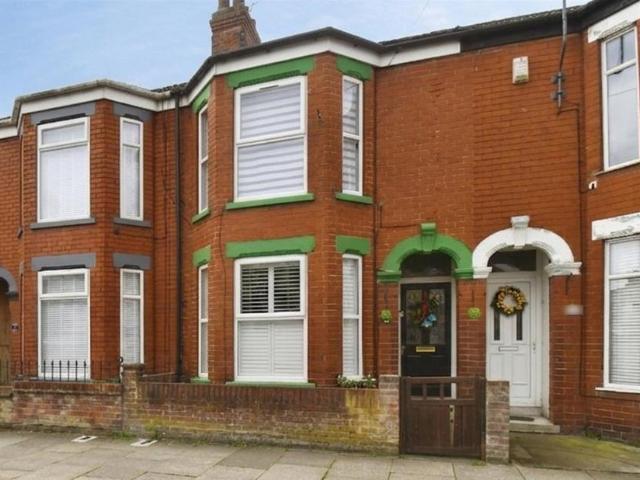 3 bedroom terraced house for sale