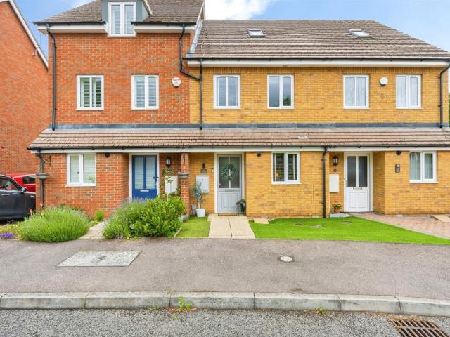 3 bedroom terraced house for sale