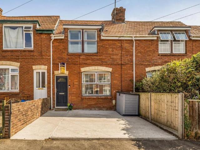 3 bedroom terraced house for sale