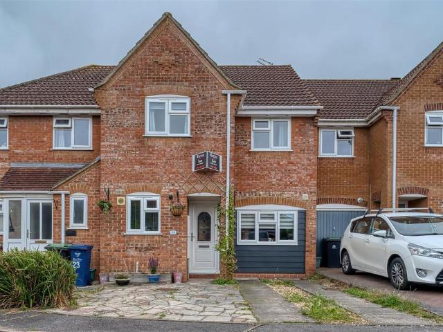 3 bedroom terraced house for sale
