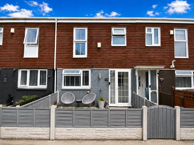 3 bedroom terraced house for sale