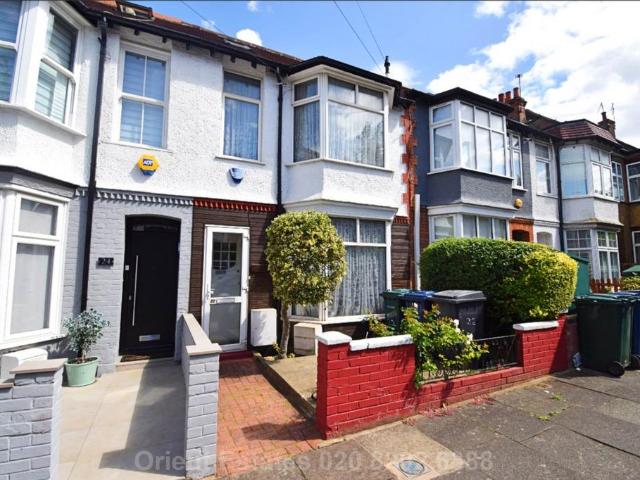 3 bedroom terraced house for sale
